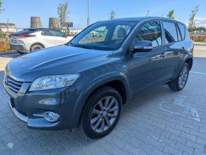 Grey Toyota RAV4 2012 in Vilnius, with an engine capacity of 2.23 L and mileage of 196 thousand km for 7900 €, photo  on AUTOMOTO.COM.LV
