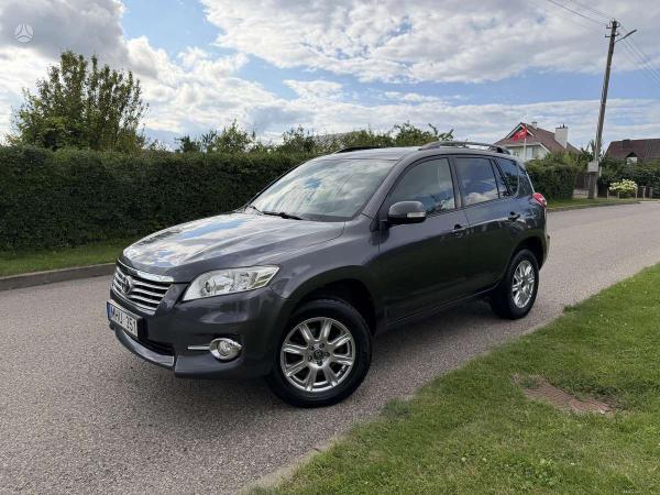 Grey Toyota RAV4 2012 in Vilnius, with an engine capacity of 2.23 L and mileage of 261 thousand km for 6850 €, photo 7 on AUTOMOTO.COM.LV