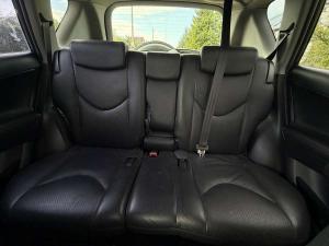 Pelēks Toyota RAV4 2012 Viļņa, ar dzinēja tilpumu 2.23 L un nobraukumu 261 tūkst. km par 6850 €, foto 25 vietnē AUTOMOTO.COM.LV