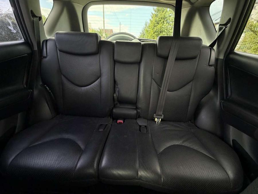 Pelēks Toyota RAV4 2012 Viļņa, ar dzinēja tilpumu 2.23 L un nobraukumu 261 tūkst. km par 6850 €, foto 25 vietnē AUTOMOTO.COM.LV