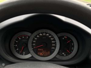 Pelēks Toyota RAV4 2012 Viļņa, ar dzinēja tilpumu 2.23 L un nobraukumu 261 tūkst. km par 6850 €, foto 27 vietnē AUTOMOTO.COM.LV