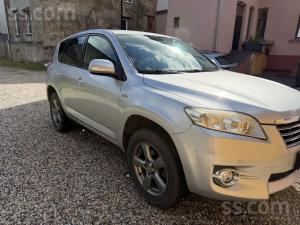 Pelēks Toyota RAV4 2012 Limbaži, ar dzinēja tilpumu 2.20 L un nobraukumu 176 tūkst. km par 8650 €, foto 4 vietnē AUTOMOTO.COM.LV