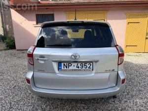 Pelēks Toyota RAV4 2012 Limbaži, ar dzinēja tilpumu 2.20 L un nobraukumu 176 tūkst. km par 8650 €, foto 5 vietnē AUTOMOTO.COM.LV