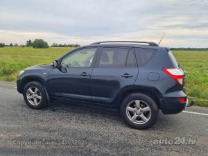 Grey Toyota RAV4 2012 in Tallinn, with an engine capacity of 2.20 L and mileage of 207 thousand km for 8000 €, photo 3 on AUTOMOTO.COM.LV