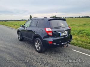Grey Toyota RAV4 2012 in Tallinn, with an engine capacity of 2.20 L and mileage of 207 thousand km for 8000 €, photo 4 on AUTOMOTO.COM.LV
