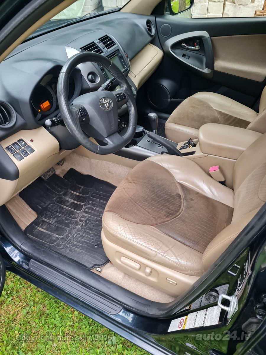 Grey Toyota RAV4 2012 in Tallinn, with an engine capacity of 2.20 L and mileage of 207 thousand km for 8000 €, photo 16 on AUTOMOTO.COM.LV