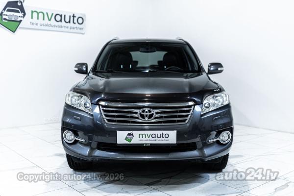 Grey Toyota RAV4 2012 in Tallinn, with an engine capacity of 2.00 L and mileage of 146 thousand km for 9990 €, photo 5 on AUTOMOTO.COM.LV