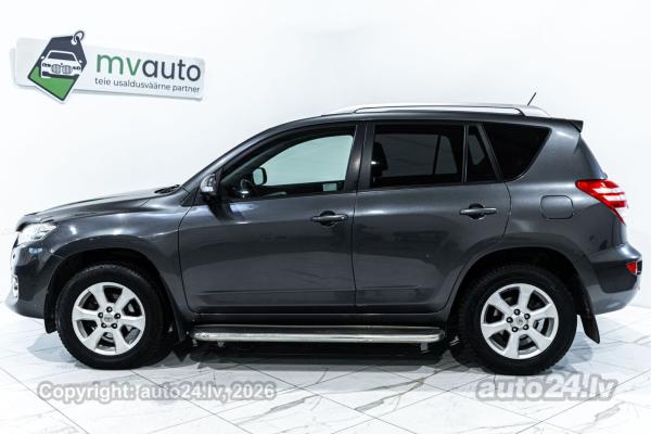 Grey Toyota RAV4 2012 in Tallinn, with an engine capacity of 2.00 L and mileage of 146 thousand km for 9990 €, photo 10 on AUTOMOTO.COM.LV