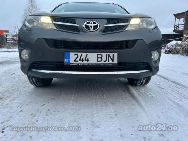 Grey Toyota RAV4 2013 in Tartu, with an engine capacity of 2.00 L and mileage of 247 thousand km for 9980 €, photo 11 on AUTOMOTO.COM.LV