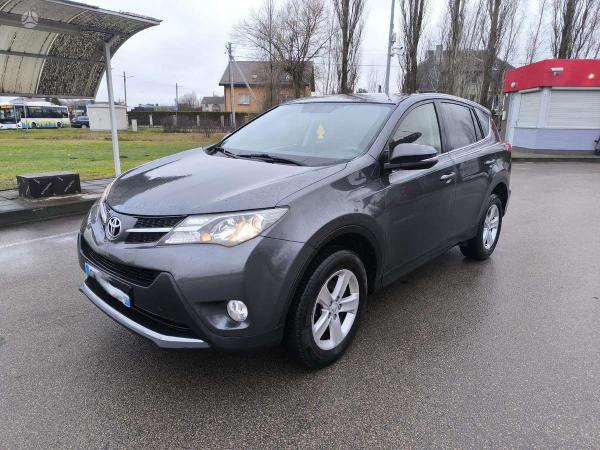 Grey Toyota RAV4 2013 in Taurage, with an engine capacity of 2.00 L and mileage of 298 thousand km for 7800 €, photo 3 on AUTOMOTO.COM.LV