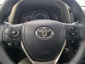 Pelēks Toyota RAV4 2013 Tauragė, ar dzinēja tilpumu 2.00 L un nobraukumu 298 tūkst. km par 7800 €, foto 15 vietnē AUTOMOTO.COM.LV