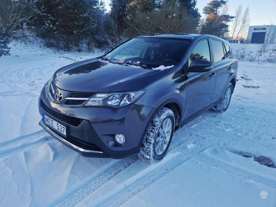Grey Toyota RAV4 2013 in Utena, with an engine capacity of 2.23 L and mileage of 271 thousand km for 8200 €, photo 1 on AUTOMOTO.COM.LV