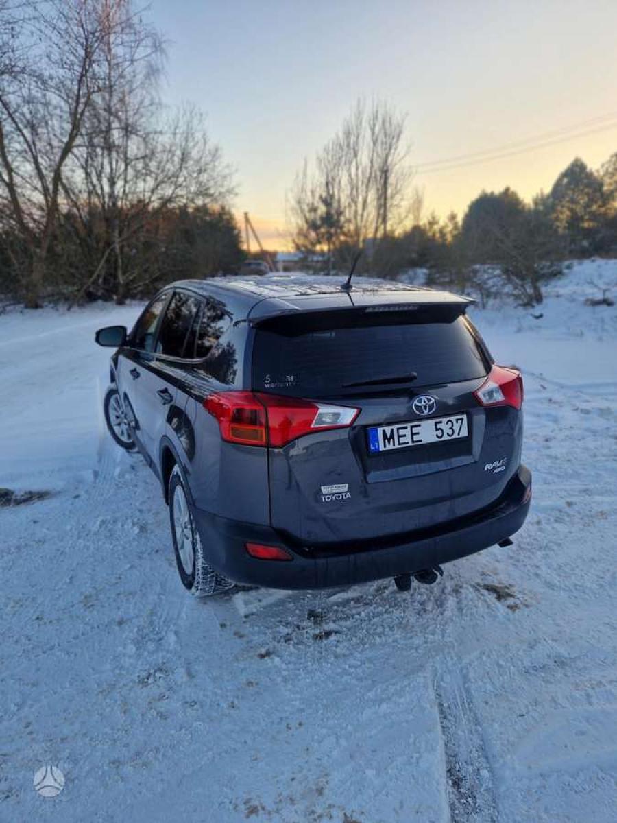 Grey Toyota RAV4 2013 in Utena, with an engine capacity of 2.23 L and mileage of 271 thousand km for 8200 €, photo 8 on AUTOMOTO.COM.LV