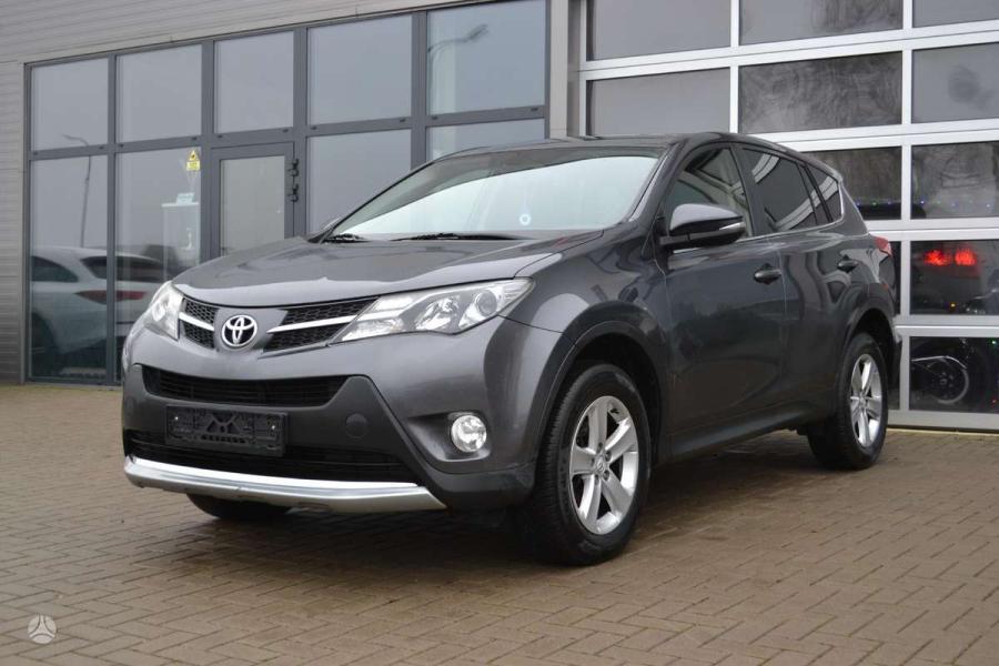 Pelēks Toyota RAV4 2013 Viļņa, ar dzinēja tilpumu 2.00 L un nobraukumu 186 tūkst. km par 11500 €, foto 2 vietnē AUTOMOTO.COM.LV