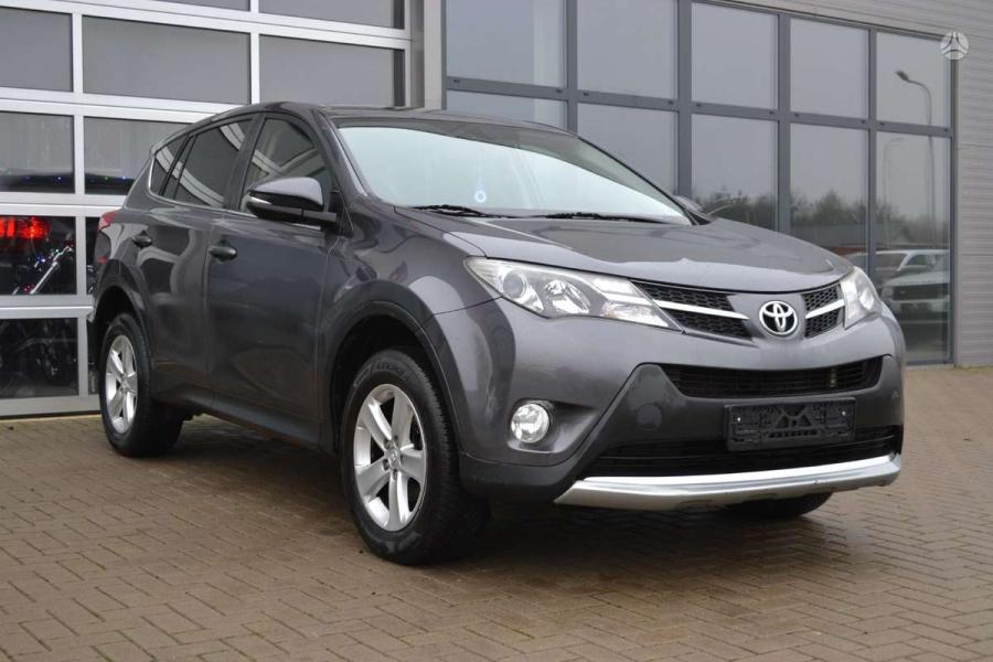Pelēks Toyota RAV4 2013 Viļņa, ar dzinēja tilpumu 2.00 L un nobraukumu 186 tūkst. km par 11500 €, foto 5 vietnē AUTOMOTO.COM.LV