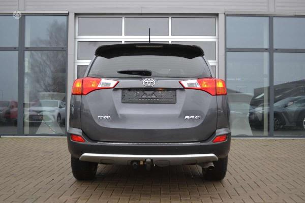 Pelēks Toyota RAV4 2013 Viļņa, ar dzinēja tilpumu 2.00 L un nobraukumu 186 tūkst. km par 11500 €, foto 9 vietnē AUTOMOTO.COM.LV