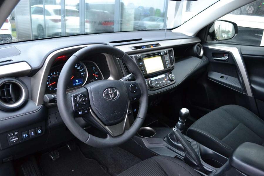Pelēks Toyota RAV4 2013 Viļņa, ar dzinēja tilpumu 2.00 L un nobraukumu 186 tūkst. km par 11500 €, foto 17 vietnē AUTOMOTO.COM.LV