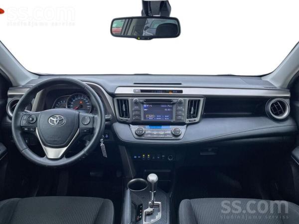 Pelēks Toyota RAV4 2013 Rīga, ar dzinēja tilpumu 2.20 L un nobraukumu 221 tūkst. km par 9990 €, foto 8 vietnē AUTOMOTO.COM.LV