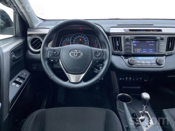 Pelēks Toyota RAV4 2013 Rīga, ar dzinēja tilpumu 2.20 L un nobraukumu 221 tūkst. km par 9990 €, foto 9 vietnē AUTOMOTO.COM.LV