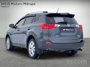 Grey Toyota RAV4 2013 in Riga, with an engine capacity of 2.20 L and mileage of 221 thousand km for 9990 €, photo 17 on AUTOMOTO.COM.LV