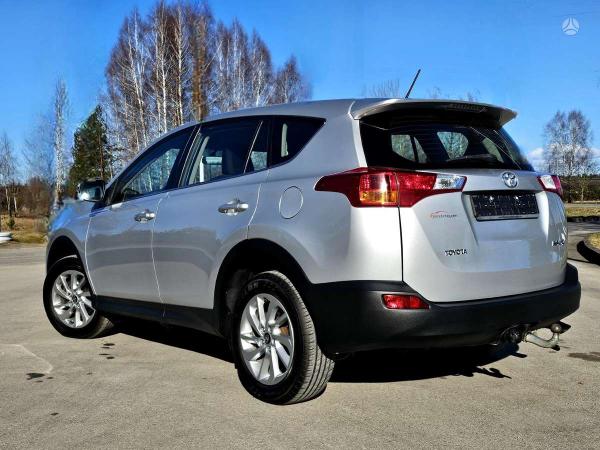 Pelēks Toyota RAV4 2013 Tauragė, ar dzinēja tilpumu 2.00 L un nobraukumu 262 tūkst. km par 8800 €, foto 7 vietnē AUTOMOTO.COM.LV