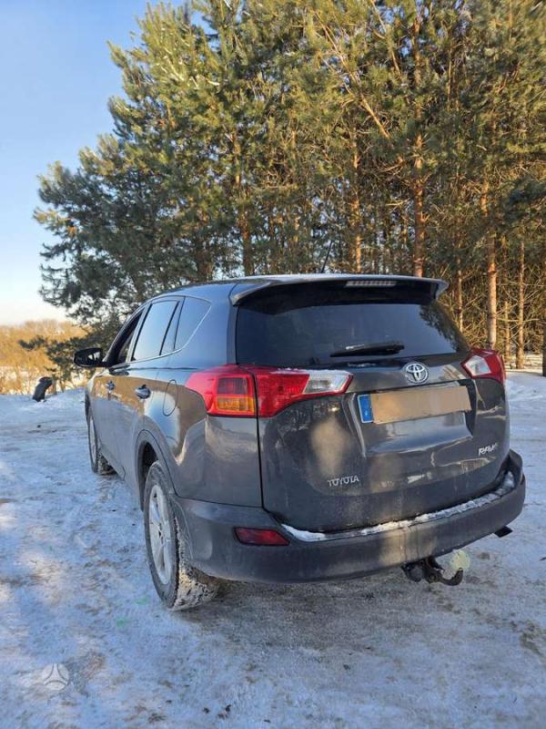 Grey Toyota RAV4 2013 in Taurage, with an engine capacity of 2.00 L and mileage of 250 thousand km for 10350 €, photo 6 on AUTOMOTO.COM.LV