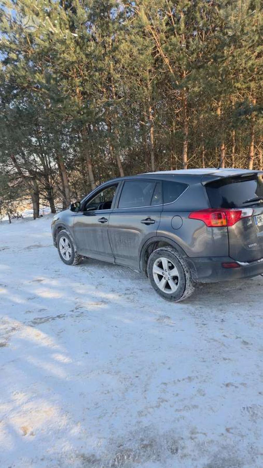 Grey Toyota RAV4 2013 in Taurage, with an engine capacity of 2.00 L and mileage of 250 thousand km for 10350 €, photo 10 on AUTOMOTO.COM.LV