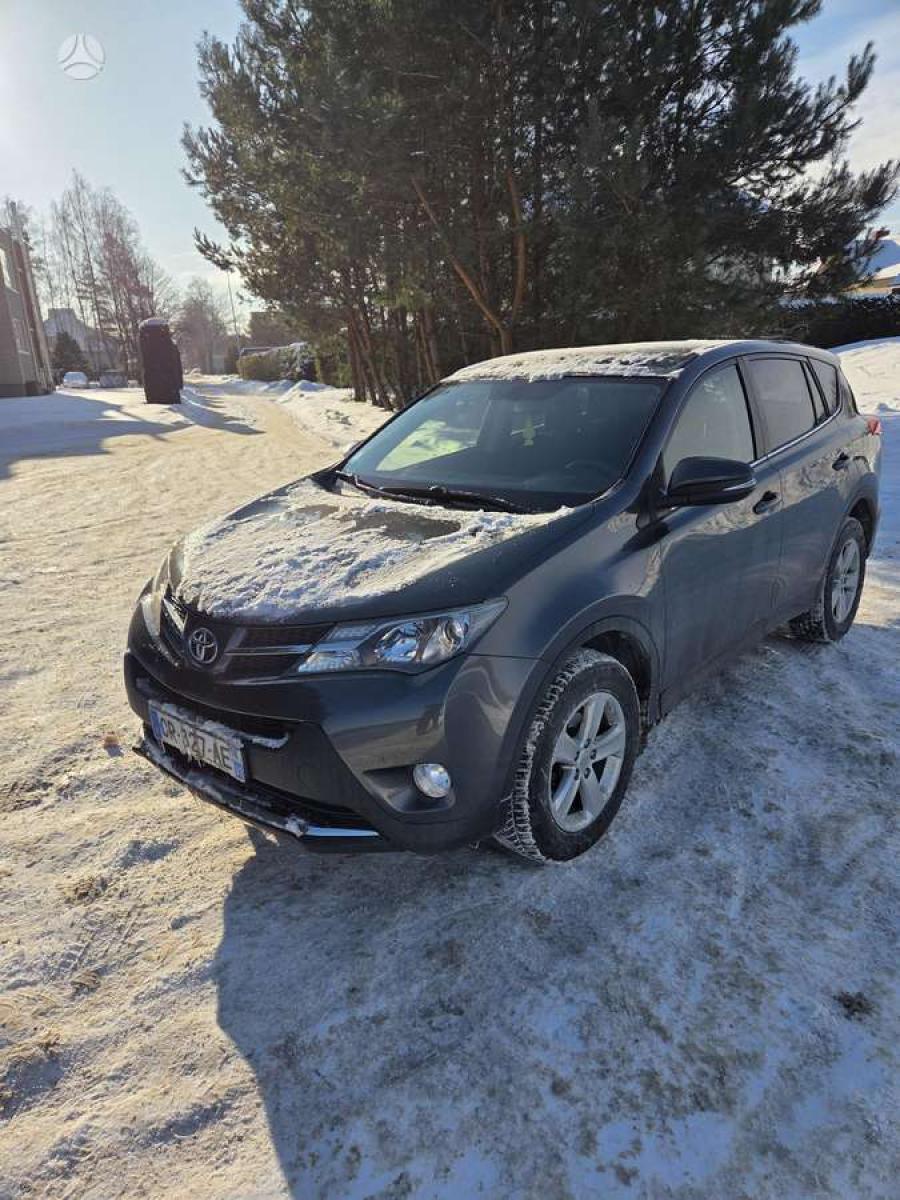 Grey Toyota RAV4 2013 in Taurage, with an engine capacity of 2.00 L and mileage of 250 thousand km for 10350 €, photo 12 on AUTOMOTO.COM.LV