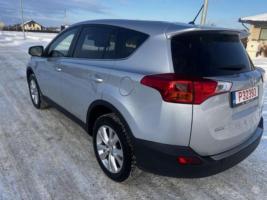 Pelēks Toyota RAV4 2013 Vilkaviškis, ar dzinēja tilpumu 2.20 L un nobraukumu 240 tūkst. km par 9700 €, foto 6 vietnē AUTOMOTO.COM.LV