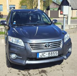 Pelēks Toyota RAV4 2013 Daugavpils, ar dzinēja tilpumu 2.00 L un nobraukumu 78 tūkst. km par 12000 €, foto  vietnē AUTOMOTO.COM.LV