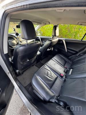 Pelēks Toyota RAV4 2013 Rīga, ar dzinēja tilpumu 2.20 L un nobraukumu 351 tūkst. km par 9200 €, foto 9 vietnē AUTOMOTO.COM.LV