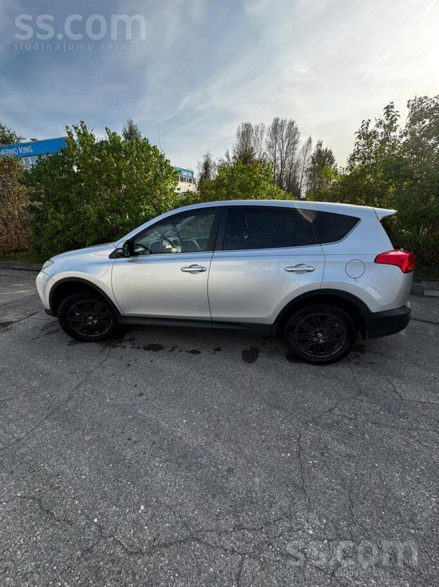 Pelēks Toyota RAV4 2013 Rīga, ar dzinēja tilpumu 2.20 L un nobraukumu 351 tūkst. km par 9200 €, foto 11 vietnē AUTOMOTO.COM.LV