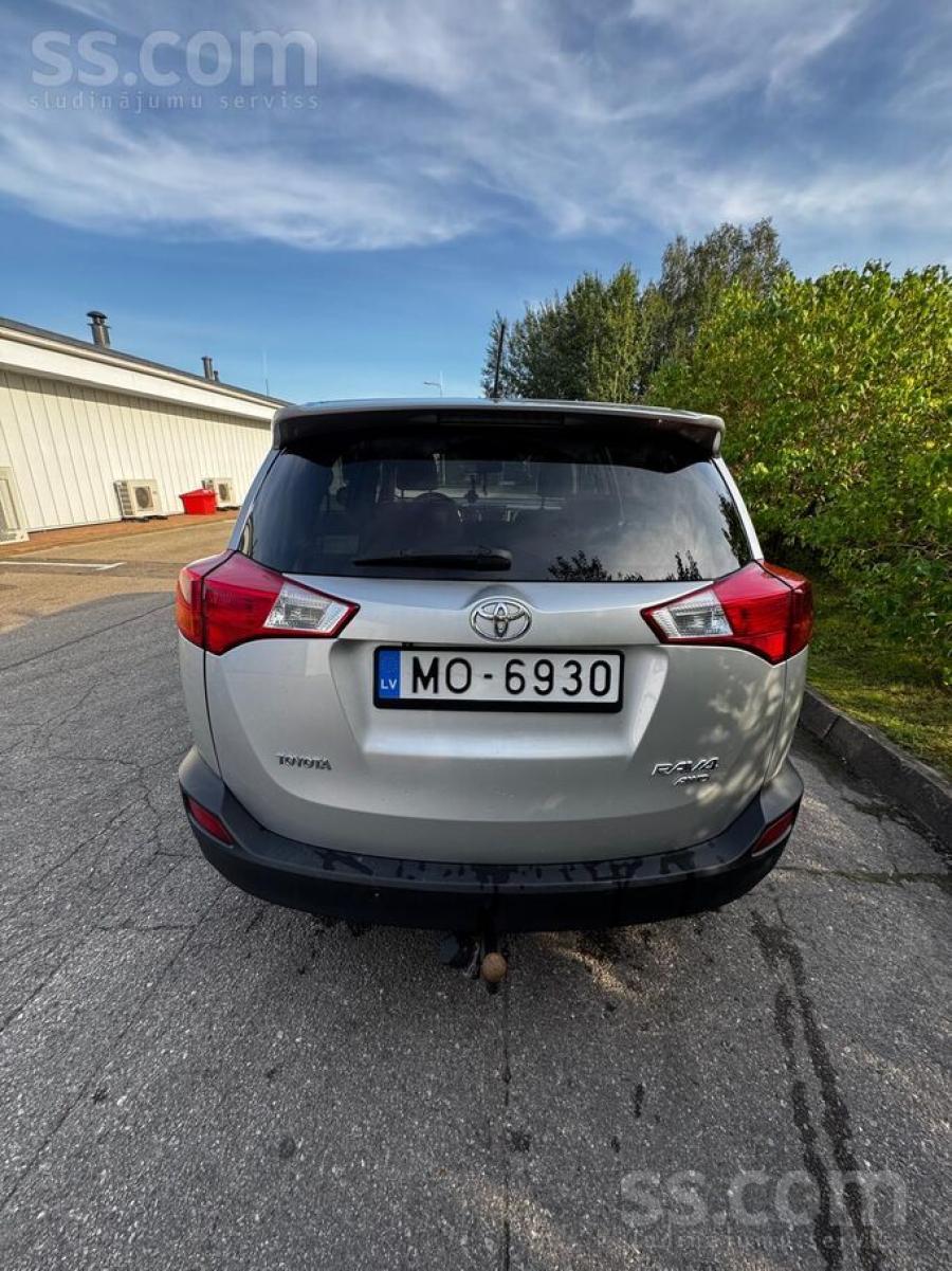 Pelēks Toyota RAV4 2013 Rīga, ar dzinēja tilpumu 2.20 L un nobraukumu 351 tūkst. km par 9200 €, foto 12 vietnē AUTOMOTO.COM.LV