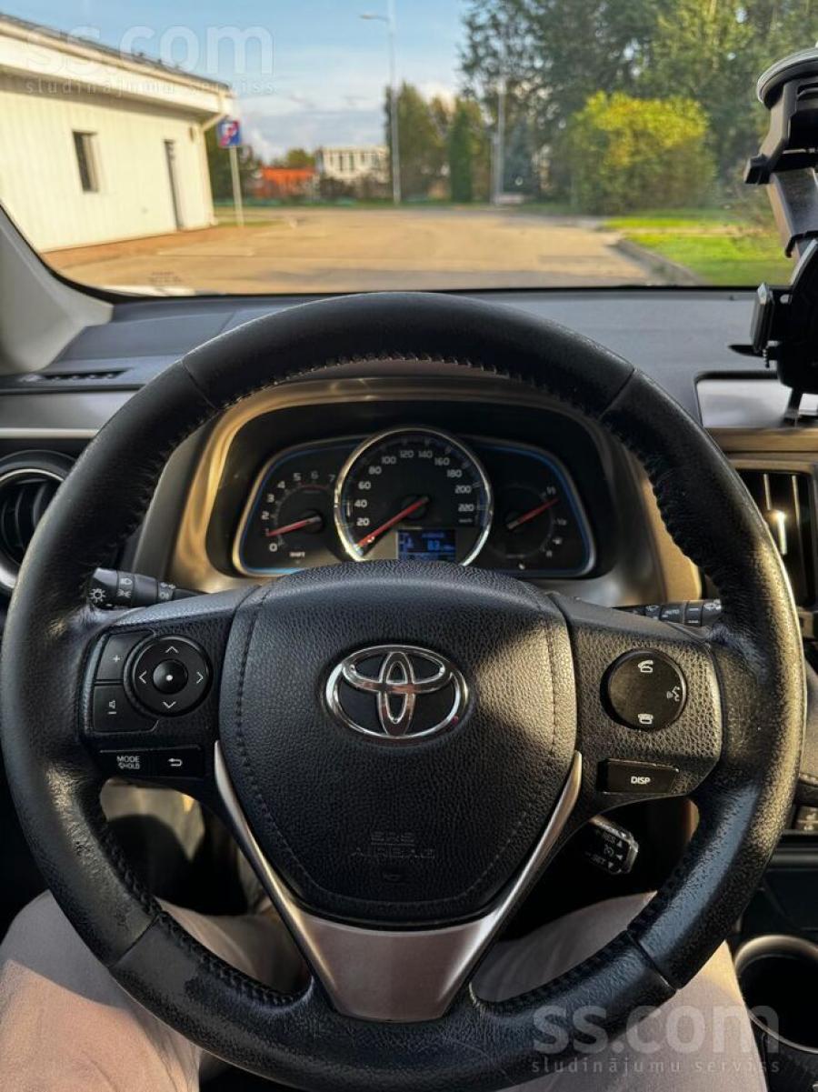 Pelēks Toyota RAV4 2013 Rīga, ar dzinēja tilpumu 2.20 L un nobraukumu 351 tūkst. km par 9200 €, foto 19 vietnē AUTOMOTO.COM.LV