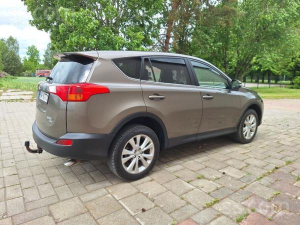 Pelēks Toyota RAV4 2013 Saldus, ar dzinēja tilpumu 2.20 L un nobraukumu 308 tūkst. km par 9450 €, foto 4 vietnē AUTOMOTO.COM.LV