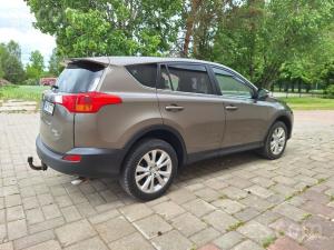 Pelēks Toyota RAV4 2013 Saldus, ar dzinēja tilpumu 2.20 L un nobraukumu 308 tūkst. km par 9450 €, foto 5 vietnē AUTOMOTO.COM.LV