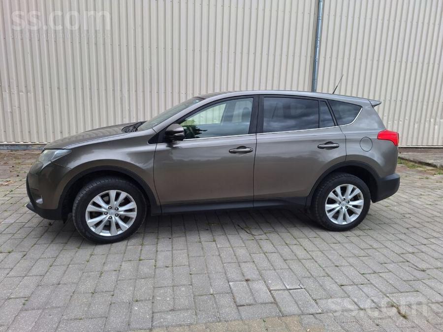 Pelēks Toyota RAV4 2013 Saldus, ar dzinēja tilpumu 2.20 L un nobraukumu 308 tūkst. km par 9450 €, foto 17 vietnē AUTOMOTO.COM.LV