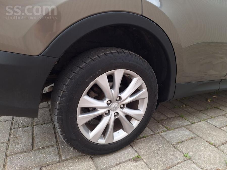 Pelēks Toyota RAV4 2013 Saldus, ar dzinēja tilpumu 2.20 L un nobraukumu 308 tūkst. km par 9450 €, foto 19 vietnē AUTOMOTO.COM.LV