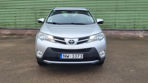Grey Toyota RAV4 2013 in Riga, with an engine capacity of 2.00 L and mileage of 191 thousand km for 9990 €, photo 7 on AUTOMOTO.COM.LV