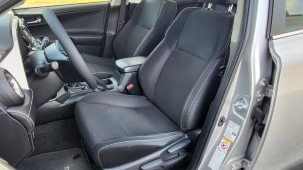 Grey Toyota RAV4 2013 in Riga, with an engine capacity of 2.00 L and mileage of 191 thousand km for 9990 €, photo 10 on AUTOMOTO.COM.LV