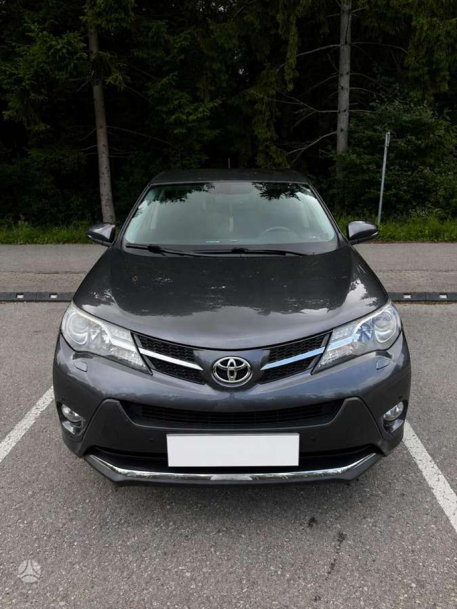 Pelēks Toyota RAV4 2013 Rokiškis, ar dzinēja tilpumu 2.20 L un nobraukumu 143 tūkst. km par 11850 €, foto 3 vietnē AUTOMOTO.COM.LV