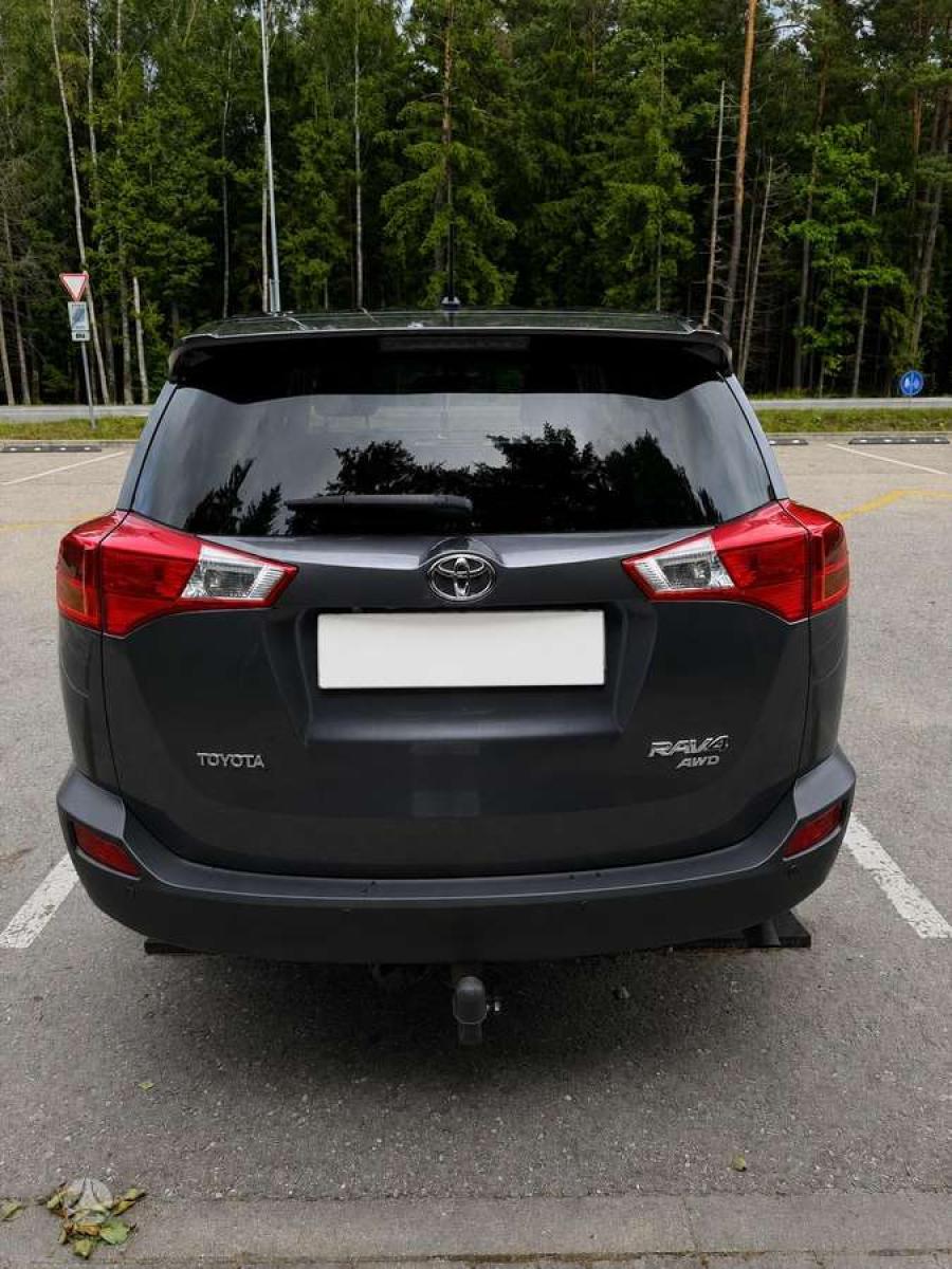 Pelēks Toyota RAV4 2013 Rokiškis, ar dzinēja tilpumu 2.20 L un nobraukumu 143 tūkst. km par 11850 €, foto 8 vietnē AUTOMOTO.COM.LV