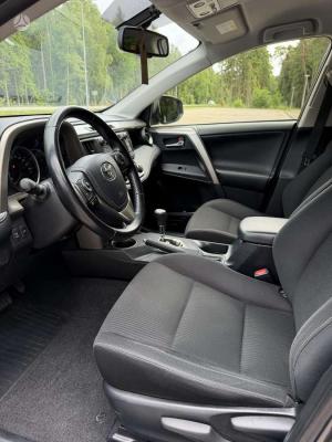 Pelēks Toyota RAV4 2013 Rokiškis, ar dzinēja tilpumu 2.20 L un nobraukumu 143 tūkst. km par 11850 €, foto 10 vietnē AUTOMOTO.COM.LV