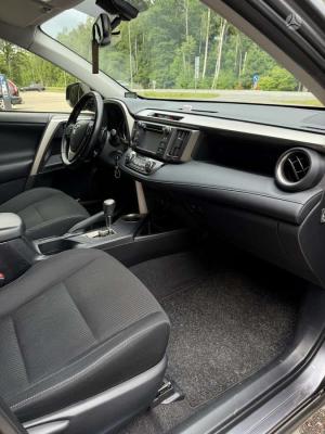Pelēks Toyota RAV4 2013 Rokiškis, ar dzinēja tilpumu 2.20 L un nobraukumu 143 tūkst. km par 11850 €, foto 12 vietnē AUTOMOTO.COM.LV