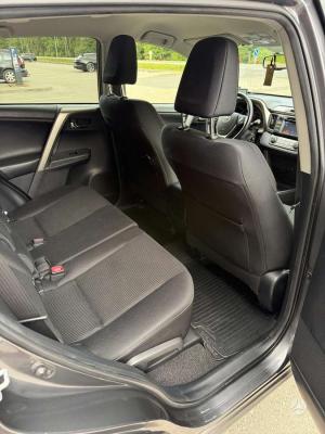 Pelēks Toyota RAV4 2013 Rokiškis, ar dzinēja tilpumu 2.20 L un nobraukumu 143 tūkst. km par 11850 €, foto 16 vietnē AUTOMOTO.COM.LV