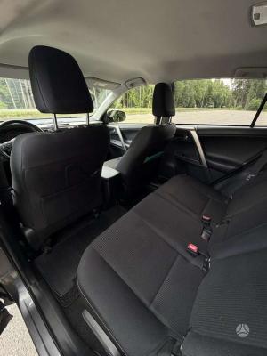 Pelēks Toyota RAV4 2013 Rokiškis, ar dzinēja tilpumu 2.20 L un nobraukumu 143 tūkst. km par 11850 €, foto 17 vietnē AUTOMOTO.COM.LV