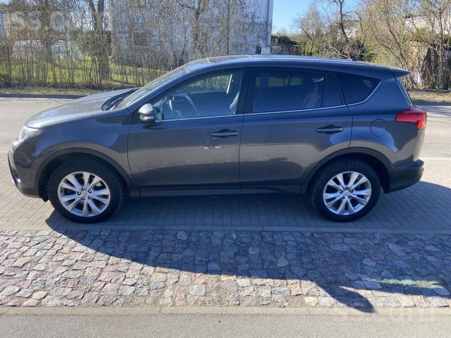Pelēks Toyota RAV4 2013 Rīga, ar dzinēja tilpumu 2.20 L un nobraukumu 255 tūkst. km par 9300 €, foto 3 vietnē AUTOMOTO.COM.LV