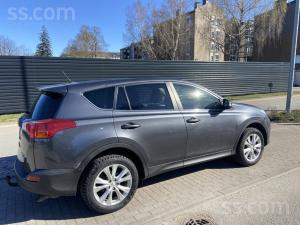 Pelēks Toyota RAV4 2013 Rīga, ar dzinēja tilpumu 2.20 L un nobraukumu 255 tūkst. km par 9300 €, foto 5 vietnē AUTOMOTO.COM.LV