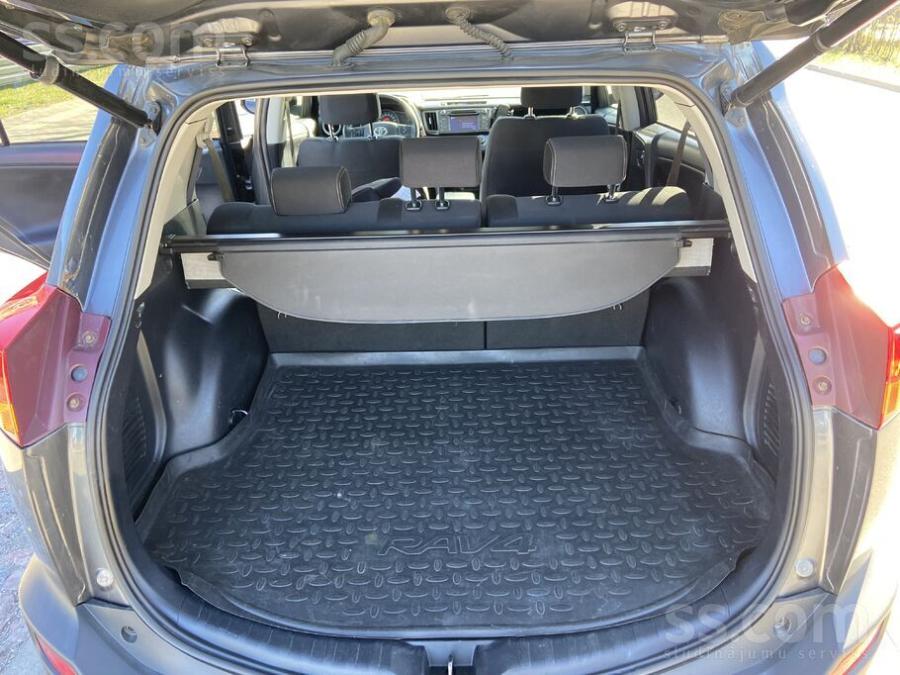 Pelēks Toyota RAV4 2013 Rīga, ar dzinēja tilpumu 2.20 L un nobraukumu 255 tūkst. km par 9300 €, foto 9 vietnē AUTOMOTO.COM.LV