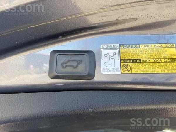 Grey Toyota RAV4 2013 in Riga, with an engine capacity of 2.20 L and mileage of 255 thousand km for 9300 €, photo 9 on AUTOMOTO.COM.LV